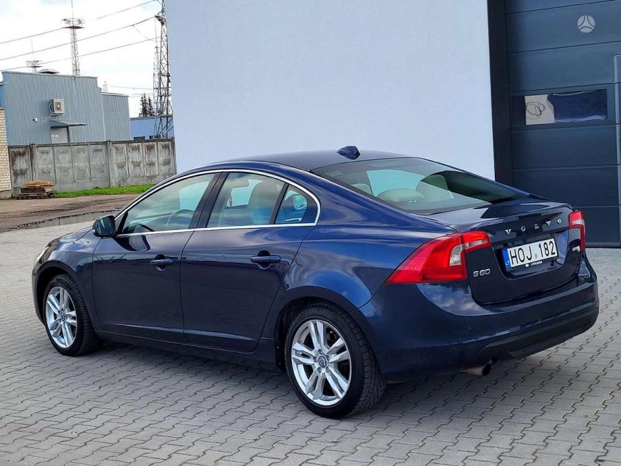 Zils Volvo S60 2011 Šauļi, ar dzinēja tilpumu 1.60 L un nobraukumu 370 tūkst. km par 3950 €, foto 6 vietnē AUTOMOTO.COM.LV