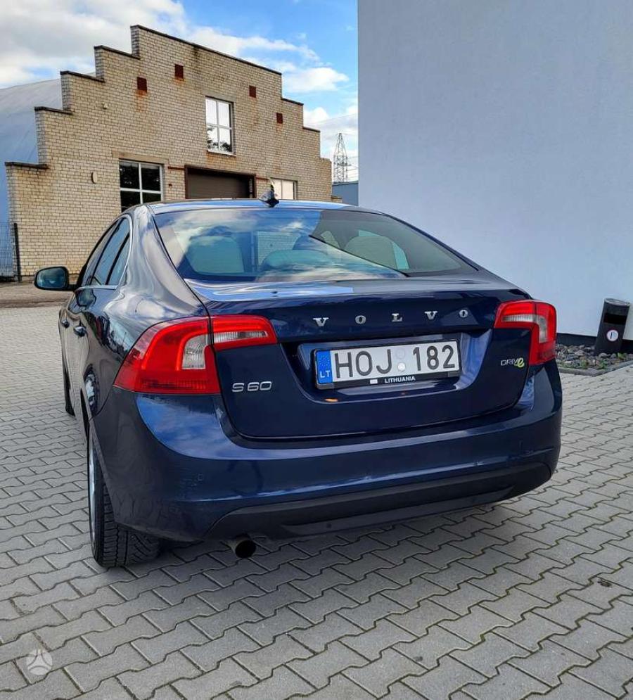 Zils Volvo S60 2011 Šauļi, ar dzinēja tilpumu 1.60 L un nobraukumu 370 tūkst. km par 3950 €, foto 7 vietnē AUTOMOTO.COM.LV