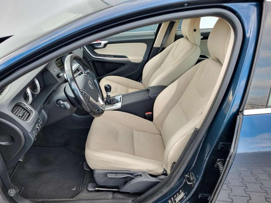 Zils Volvo S60 2011 Šauļi, ar dzinēja tilpumu 1.60 L un nobraukumu 370 tūkst. km par 3950 €, foto 9 vietnē AUTOMOTO.COM.LV