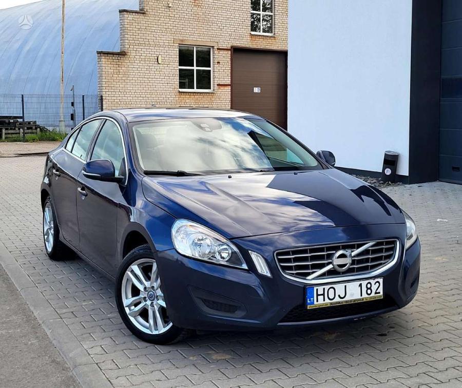 Zils Volvo S60 2011 Šauļi, ar dzinēja tilpumu 1.60 L un nobraukumu 370 tūkst. km par 3950 €, foto 12 vietnē AUTOMOTO.COM.LV