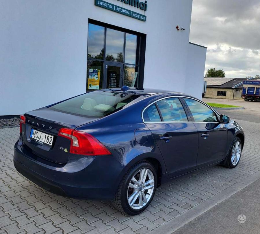 Zils Volvo S60 2011 Šauļi, ar dzinēja tilpumu 1.60 L un nobraukumu 370 tūkst. km par 3950 €, foto 16 vietnē AUTOMOTO.COM.LV