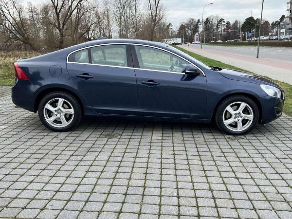 Blue Volvo S60 2011 in Klaipeda, with an engine capacity of 2.95 L and mileage of 130 thousand km for 3999 €, photo 4 on AUTOMOTO.COM.LV