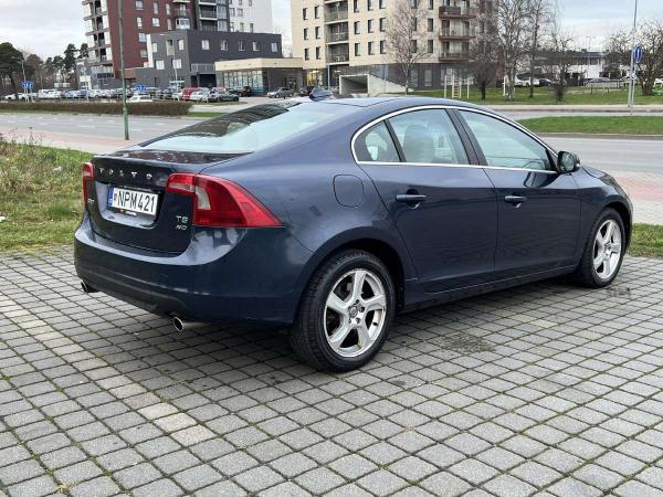 Blue Volvo S60 2011 in Klaipeda, with an engine capacity of 2.95 L and mileage of 130 thousand km for 3999 €, photo 5 on AUTOMOTO.COM.LV