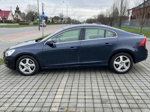 Blue Volvo S60 2011 in Klaipeda, with an engine capacity of 2.95 L and mileage of 130 thousand km for 3999 €, photo 8 on AUTOMOTO.COM.LV