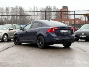 Zils Volvo S60 2011 Rīga, ar dzinēja tilpumu 2.00 L un nobraukumu 242 tūkst. km par 6700 €, foto 4 vietnē AUTOMOTO.COM.LV