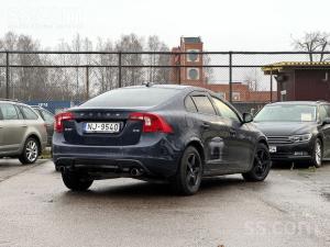 Zils Volvo S60 2011 Rīga, ar dzinēja tilpumu 2.00 L un nobraukumu 242 tūkst. km par 6700 €, foto 6 vietnē AUTOMOTO.COM.LV