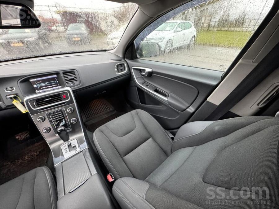 Zils Volvo S60 2011 Rīga, ar dzinēja tilpumu 2.00 L un nobraukumu 242 tūkst. km par 6700 €, foto 9 vietnē AUTOMOTO.COM.LV
