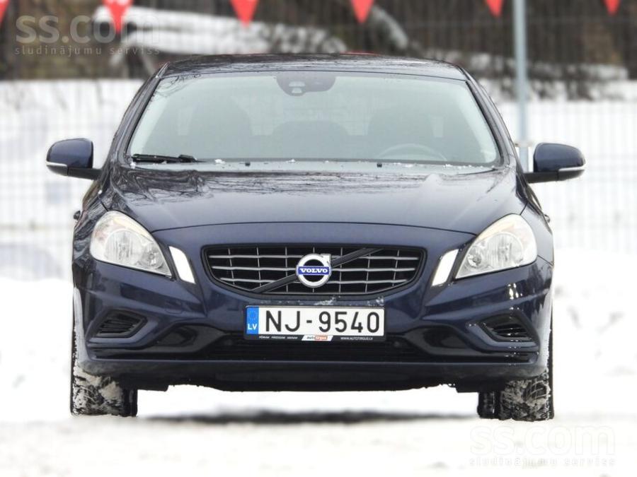 Blue Volvo S60 2011 in Riga, with an engine capacity of 2.00 L and mileage of 244 thousand km for 7500 €, photo 2 on AUTOMOTO.COM.LV