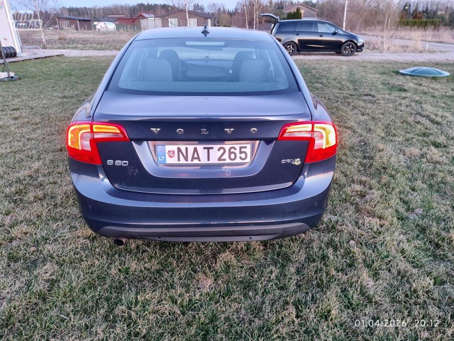 Blue Volvo S60 2011 in Kaunas, with an engine capacity of 1.60 L and mileage of 280 thousand km for 4999 €, photo 6 on AUTOMOTO.COM.LV