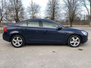 Zils Volvo S60 2011 Ogre, ar dzinēja tilpumu 2.00 L un nobraukumu 260 tūkst. km par 5990 €, foto 5 vietnē AUTOMOTO.COM.LV