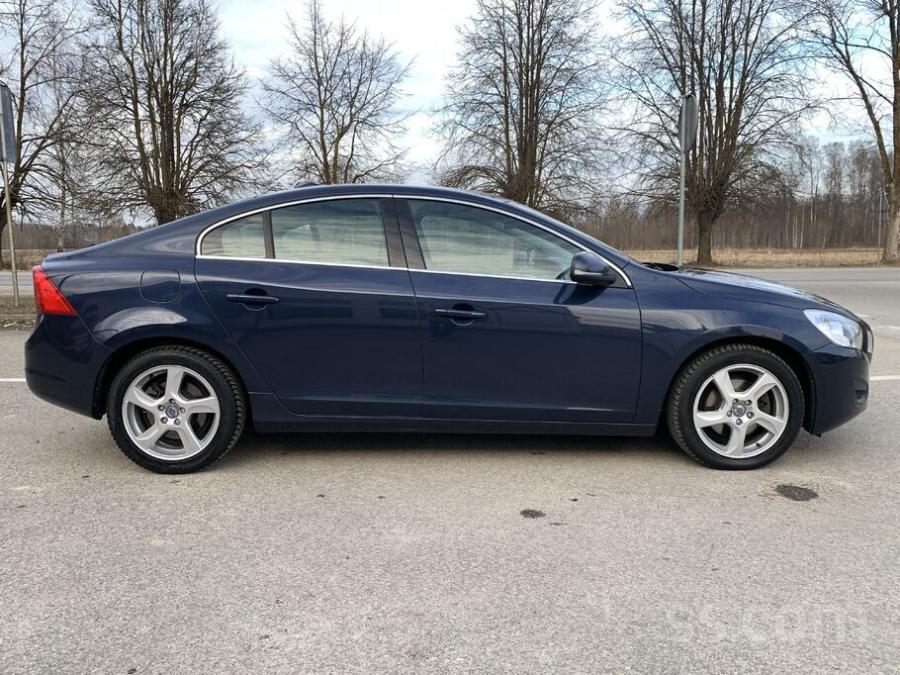 Zils Volvo S60 2011 Ogre, ar dzinēja tilpumu 2.00 L un nobraukumu 260 tūkst. km par 5990 €, foto 5 vietnē AUTOMOTO.COM.LV