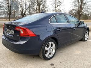 Zils Volvo S60 2011 Ogre, ar dzinēja tilpumu 2.00 L un nobraukumu 260 tūkst. km par 5990 €, foto 7 vietnē AUTOMOTO.COM.LV