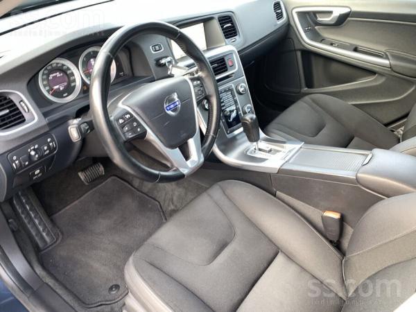 Zils Volvo S60 2011 Ogre, ar dzinēja tilpumu 2.00 L un nobraukumu 260 tūkst. km par 5990 €, foto 10 vietnē AUTOMOTO.COM.LV