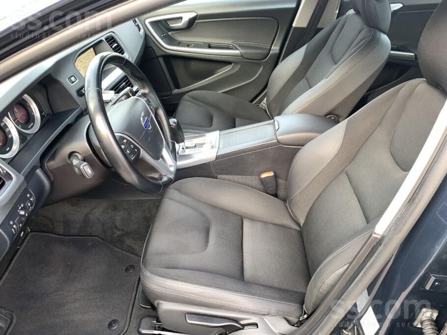 Zils Volvo S60 2011 Ogre, ar dzinēja tilpumu 2.00 L un nobraukumu 260 tūkst. km par 5990 €, foto 12 vietnē AUTOMOTO.COM.LV