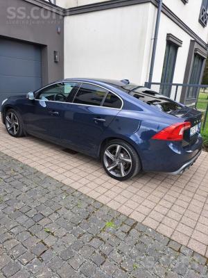 Zils Volvo S60 2011 Rīga, ar dzinēja tilpumu 1.60 L un nobraukumu 262 tūkst. km par 4900 €, foto 3 vietnē AUTOMOTO.COM.LV