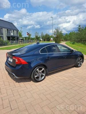 Zils Volvo S60 2011 Rīga, ar dzinēja tilpumu 1.60 L un nobraukumu 262 tūkst. km par 4900 €, foto 4 vietnē AUTOMOTO.COM.LV