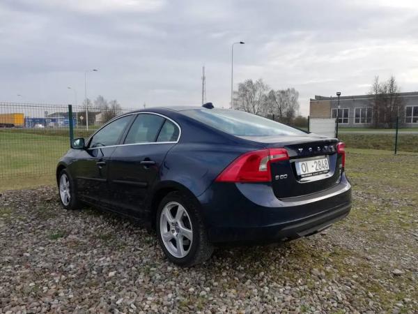 Zils Volvo S60 2011 Saldus, ar dzinēja tilpumu 2.00 L un nobraukumu 244 tūkst. km par 6500 €, foto 4 vietnē AUTOMOTO.COM.LV