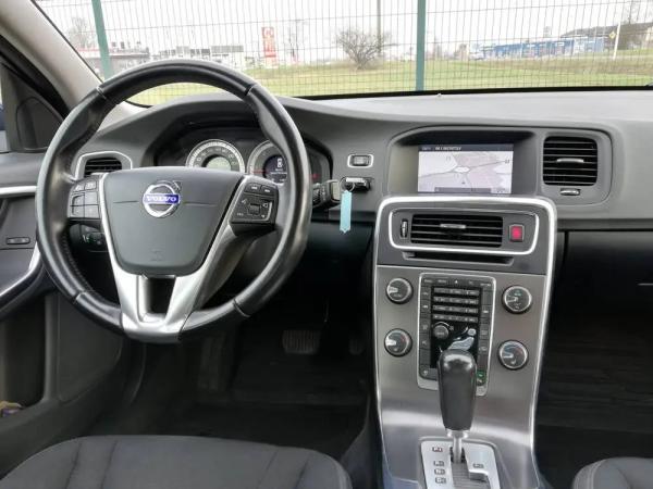 Zils Volvo S60 2011 Saldus, ar dzinēja tilpumu 2.00 L un nobraukumu 244 tūkst. km par 6500 €, foto 10 vietnē AUTOMOTO.COM.LV