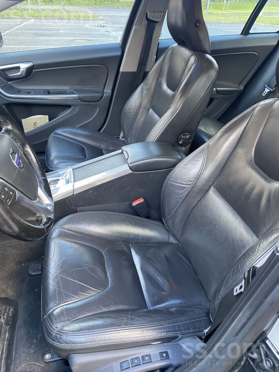 Zils Volvo S60 2011 Rīga, ar dzinēja tilpumu 2.40 L un nobraukumu 224 tūkst. km par 6000 €, foto 6 vietnē AUTOMOTO.COM.LV