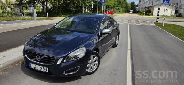 Zils Volvo S60 2011 Rīga, ar dzinēja tilpumu 2.00 L un nobraukumu 160 tūkst. km par 6300 €, foto 1 vietnē AUTOMOTO.COM.LV