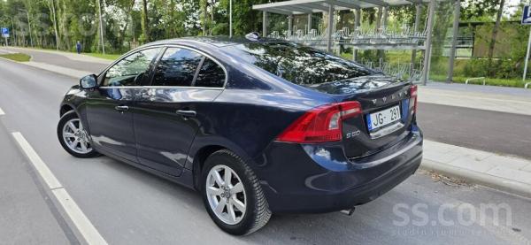 Zils Volvo S60 2011 Rīga, ar dzinēja tilpumu 2.00 L un nobraukumu 160 tūkst. km par 6300 €, foto 3 vietnē AUTOMOTO.COM.LV