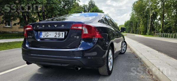 Zils Volvo S60 2011 Rīga, ar dzinēja tilpumu 2.00 L un nobraukumu 160 tūkst. km par 6300 €, foto 7 vietnē AUTOMOTO.COM.LV