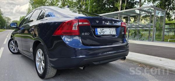 Zils Volvo S60 2011 Rīga, ar dzinēja tilpumu 2.00 L un nobraukumu 160 tūkst. km par 6300 €, foto 8 vietnē AUTOMOTO.COM.LV