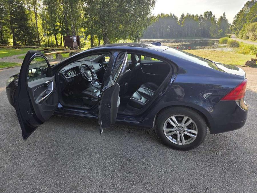 Синий Вольво С60 2011 в Скуодас, объемом двигателя 1.98 л и пробегом 295 тыс. км за 5500 €, фото 8 на AUTOMOTO.COM.LV