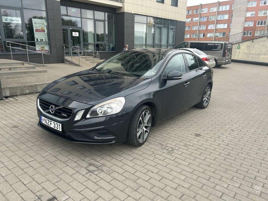 Blue Volvo S60 2011 in Klaipeda, with an engine capacity of 2.40 L and mileage of 360 thousand km for 4200 €, photo 1 on AUTOMOTO.COM.LV