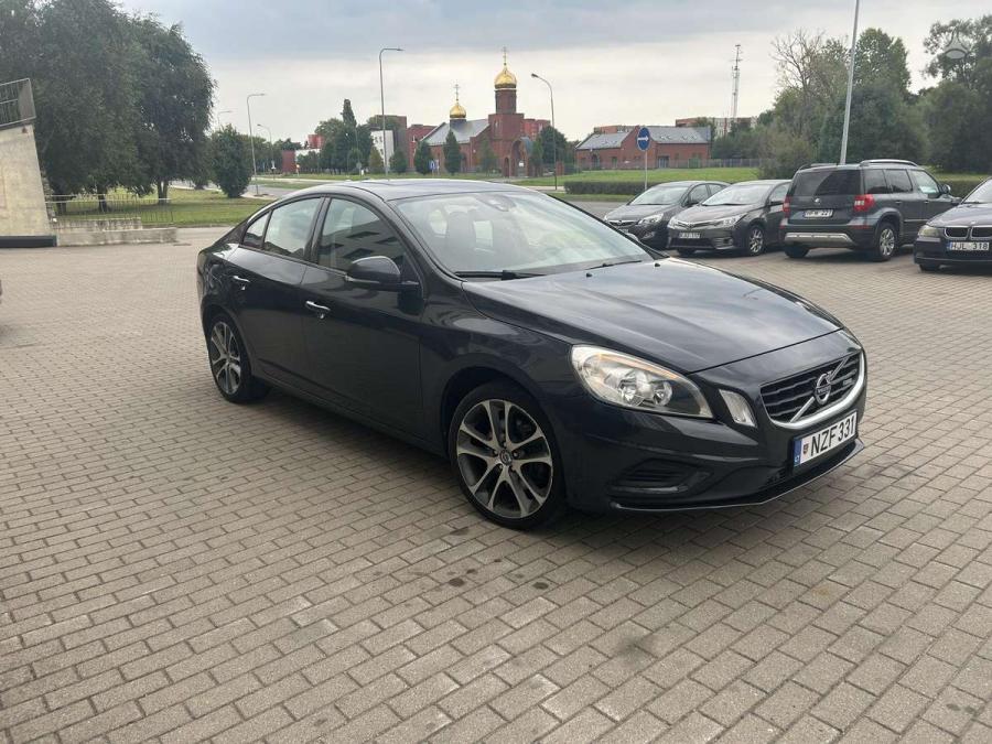 Blue Volvo S60 2011 in Klaipeda, with an engine capacity of 2.40 L and mileage of 360 thousand km for 4200 €, photo 3 on AUTOMOTO.COM.LV