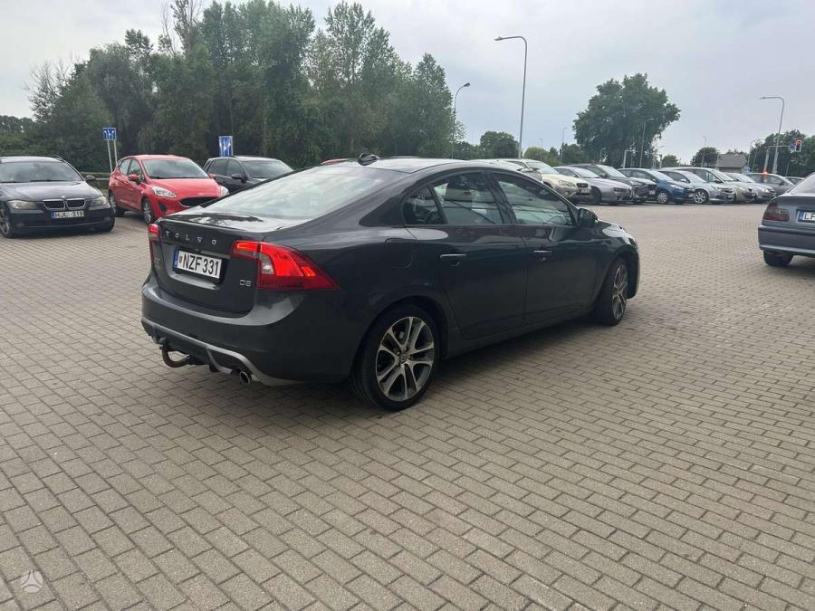 Blue Volvo S60 2011 in Klaipeda, with an engine capacity of 2.40 L and mileage of 360 thousand km for 4200 €, photo 4 on AUTOMOTO.COM.LV