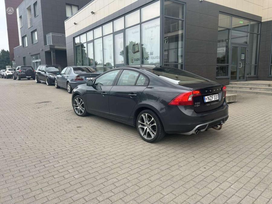 Blue Volvo S60 2011 in Klaipeda, with an engine capacity of 2.40 L and mileage of 360 thousand km for 4200 €, photo 6 on AUTOMOTO.COM.LV