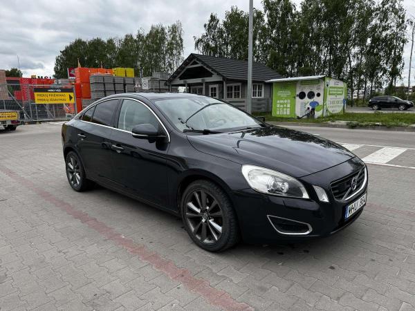 Синий Вольво С60 2011 в Вильнюс, объемом двигателя 1.98 л и пробегом 295 тыс. км за 6500 €, фото 1 на AUTOMOTO.COM.LV