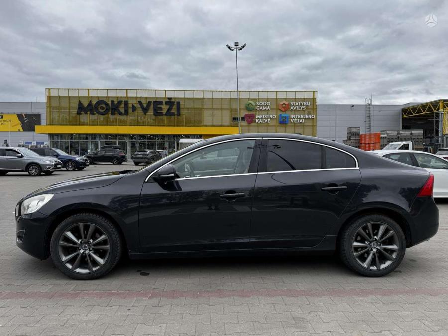 Zils Volvo S60 2011 Viļņa, ar dzinēja tilpumu 1.98 L un nobraukumu 295 tūkst. km par 6500 €, foto 4 vietnē AUTOMOTO.COM.LV