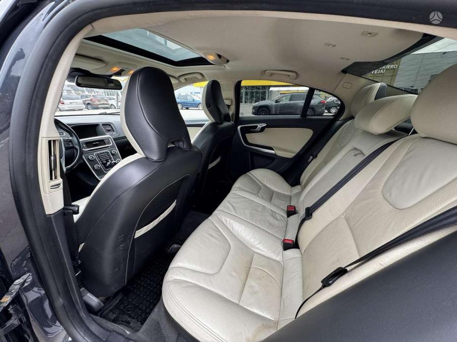 Zils Volvo S60 2011 Viļņa, ar dzinēja tilpumu 1.98 L un nobraukumu 295 tūkst. km par 6500 €, foto 11 vietnē AUTOMOTO.COM.LV