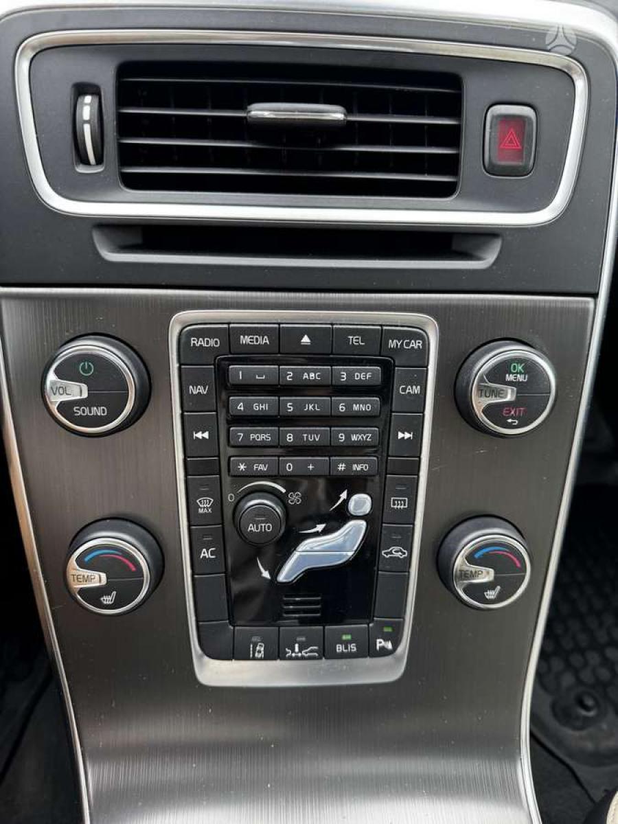 Zils Volvo S60 2011 Viļņa, ar dzinēja tilpumu 1.98 L un nobraukumu 295 tūkst. km par 6500 €, foto 12 vietnē AUTOMOTO.COM.LV