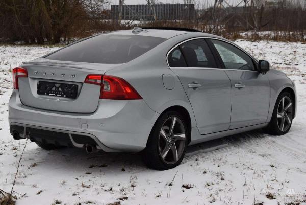 Zils Volvo S60 2012 Viļņa, ar dzinēja tilpumu 1.56 L un nobraukumu 245 tūkst. km par 5900 €, foto 2 vietnē AUTOMOTO.COM.LV