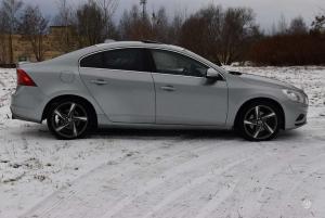 Zils Volvo S60 2012 Viļņa, ar dzinēja tilpumu 1.56 L un nobraukumu 245 tūkst. km par 5900 €, foto 8 vietnē AUTOMOTO.COM.LV