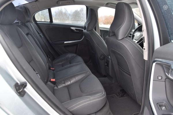Zils Volvo S60 2012 Viļņa, ar dzinēja tilpumu 1.56 L un nobraukumu 245 tūkst. km par 5900 €, foto 10 vietnē AUTOMOTO.COM.LV