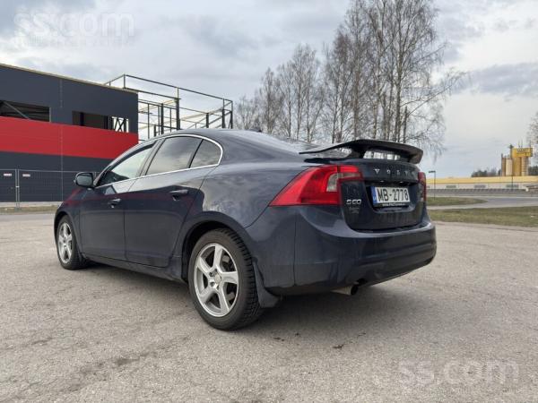 Zils Volvo S60 2012 Rīga, ar dzinēja tilpumu 2.00 L un nobraukumu 340 tūkst. km par 4500 €, foto 1 vietnē AUTOMOTO.COM.LV