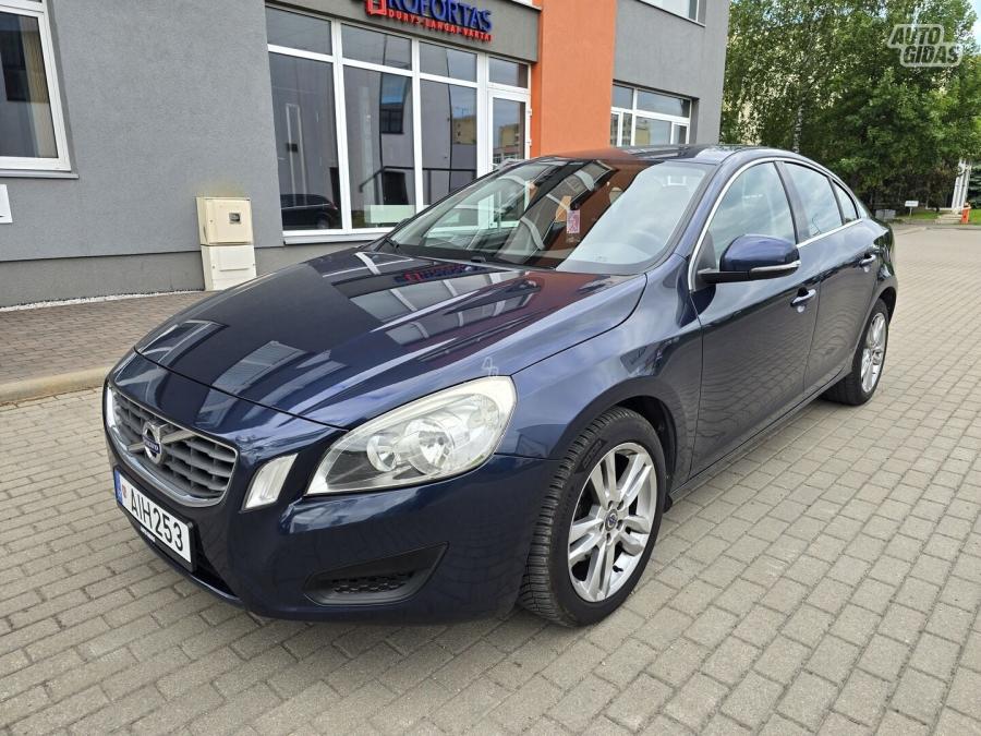 Zils Volvo S60 2012 Kauņa, ar dzinēja tilpumu 1.60 L un nobraukumu 300 tūkst. km par 4700 €, foto 4 vietnē AUTOMOTO.COM.LV