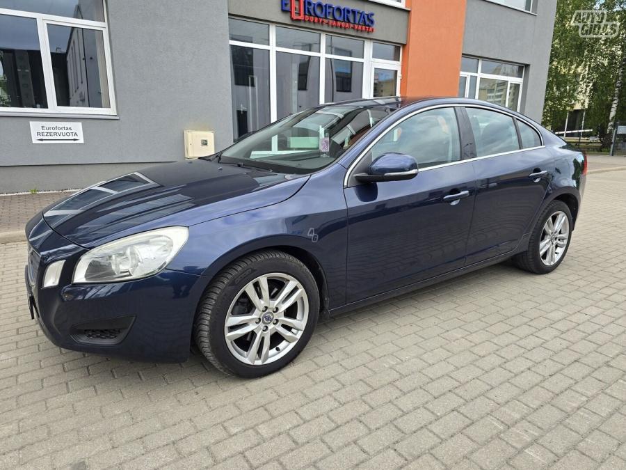 Zils Volvo S60 2012 Kauņa, ar dzinēja tilpumu 1.60 L un nobraukumu 300 tūkst. km par 4700 €, foto 5 vietnē AUTOMOTO.COM.LV