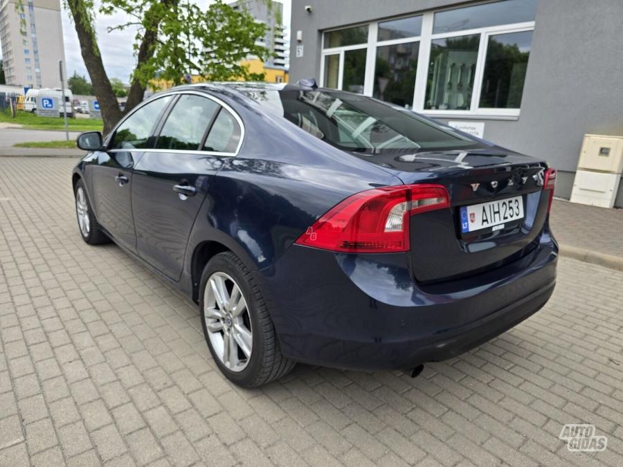 Zils Volvo S60 2012 Kauņa, ar dzinēja tilpumu 1.60 L un nobraukumu 300 tūkst. km par 4700 €, foto 7 vietnē AUTOMOTO.COM.LV