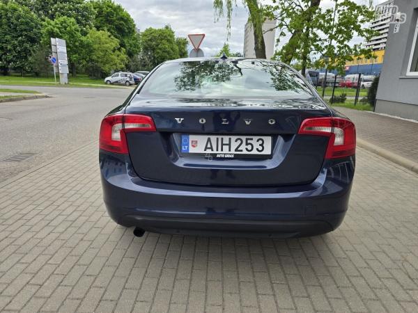 Zils Volvo S60 2012 Kauņa, ar dzinēja tilpumu 1.60 L un nobraukumu 300 tūkst. km par 4700 €, foto 7 vietnē AUTOMOTO.COM.LV