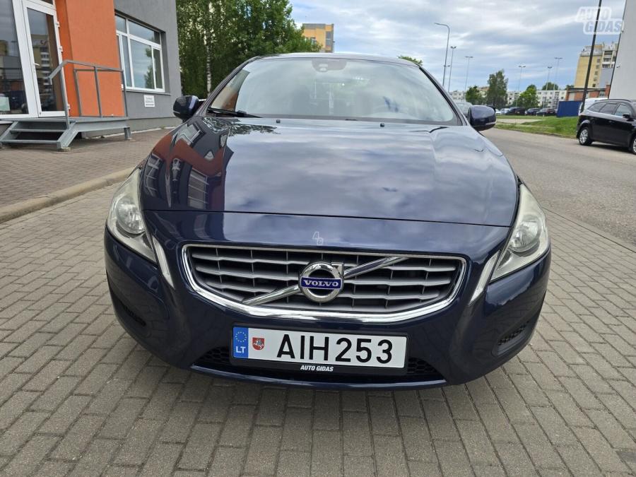 Zils Volvo S60 2012 Kauņa, ar dzinēja tilpumu 1.60 L un nobraukumu 300 tūkst. km par 4700 €, foto 12 vietnē AUTOMOTO.COM.LV