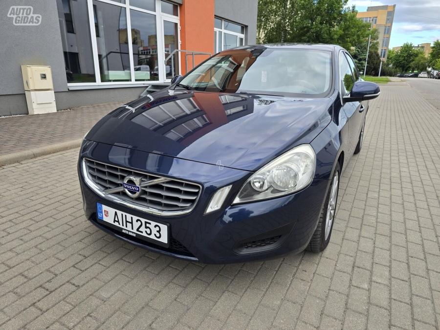 Zils Volvo S60 2012 Kauņa, ar dzinēja tilpumu 1.60 L un nobraukumu 300 tūkst. km par 4700 €, foto 13 vietnē AUTOMOTO.COM.LV