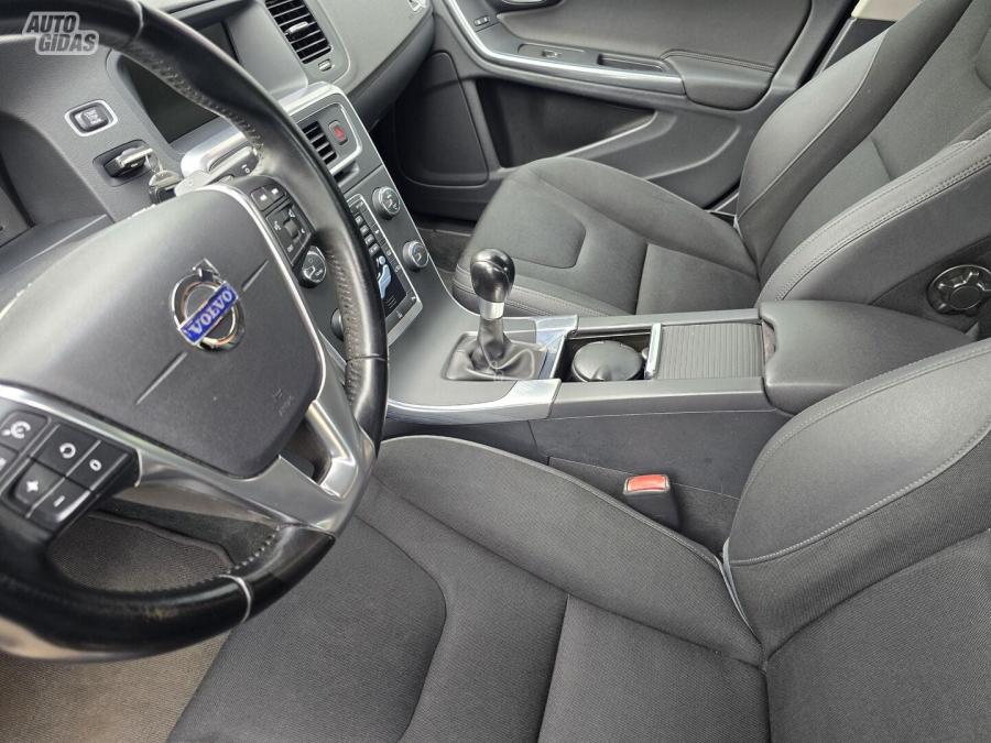 Zils Volvo S60 2012 Kauņa, ar dzinēja tilpumu 1.60 L un nobraukumu 300 tūkst. km par 4700 €, foto 15 vietnē AUTOMOTO.COM.LV