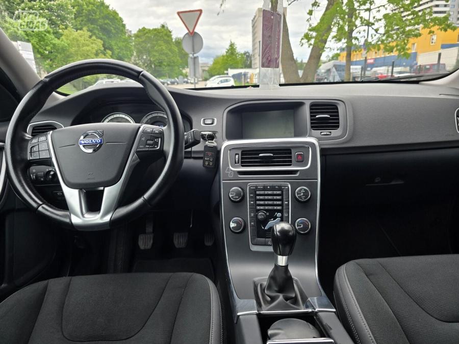Zils Volvo S60 2012 Kauņa, ar dzinēja tilpumu 1.60 L un nobraukumu 300 tūkst. km par 4700 €, foto 18 vietnē AUTOMOTO.COM.LV