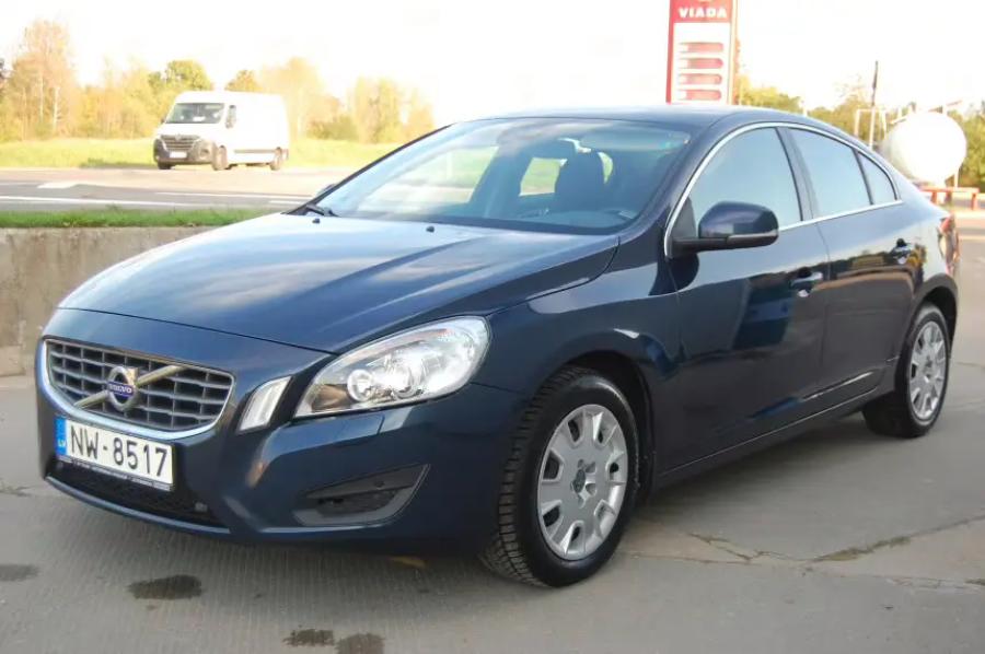 Blue Volvo S60 2012 in Jekabpils, with an engine capacity of 2.00 L and mileage of 235 thousand km for 6900 €, photo 4 on AUTOMOTO.COM.LV