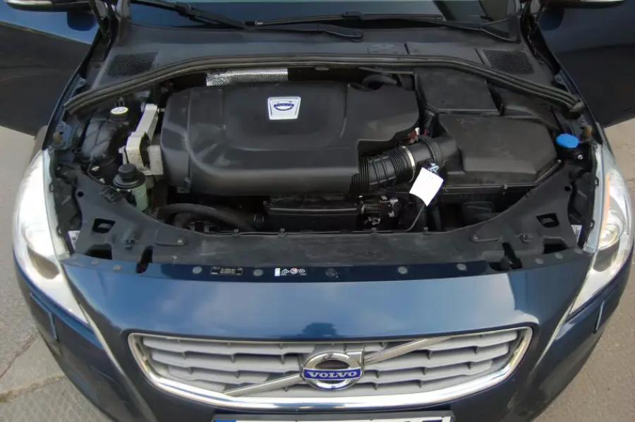 Blue Volvo S60 2012 in Jekabpils, with an engine capacity of 2.00 L and mileage of 235 thousand km for 6900 €, photo 10 on AUTOMOTO.COM.LV